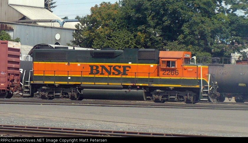 BNSF 2266